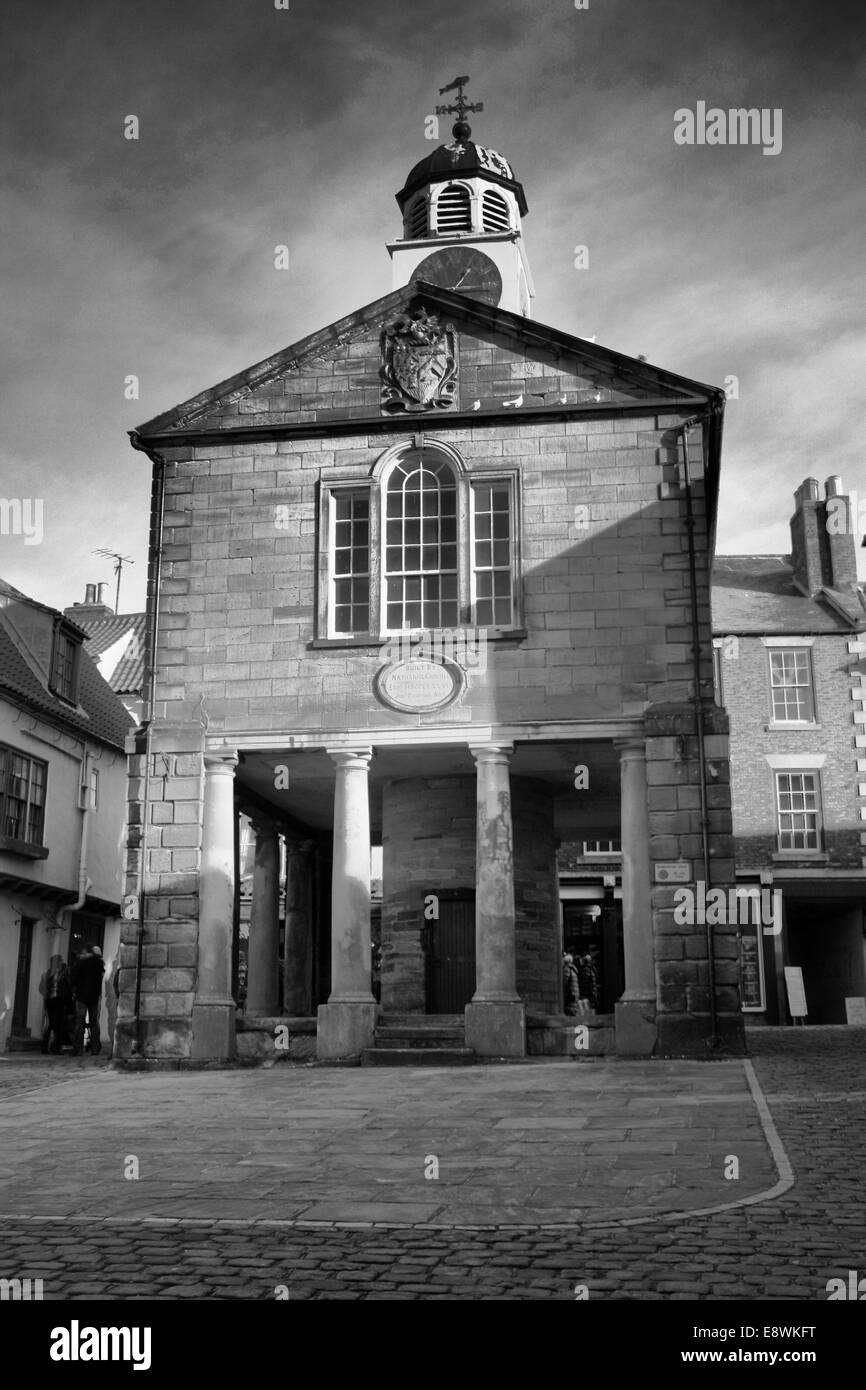 whitby market hall building in the market square Stock Photo - Alamy