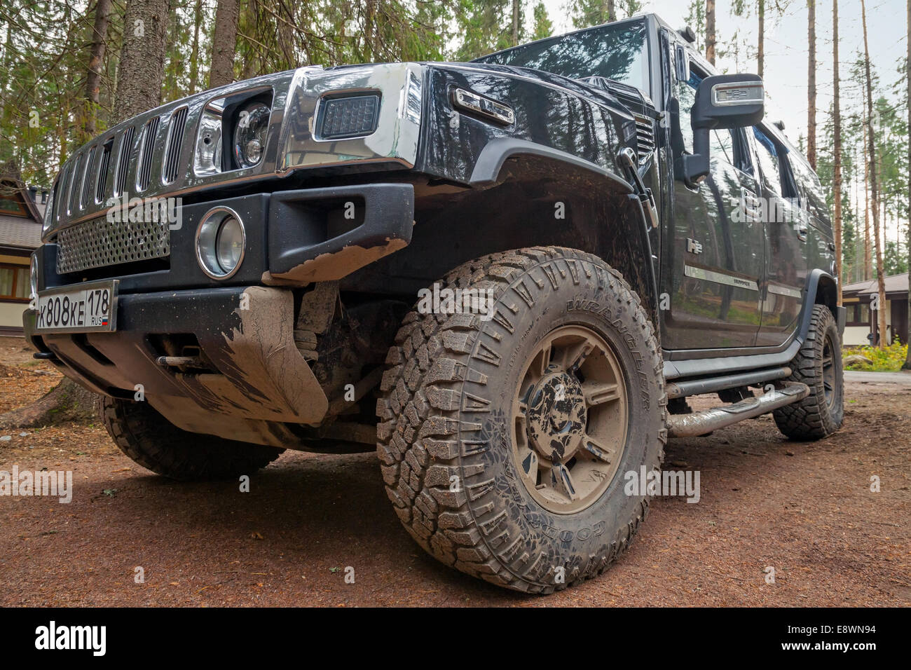 Hummer h2 car hi-res stock photography and images - Alamy