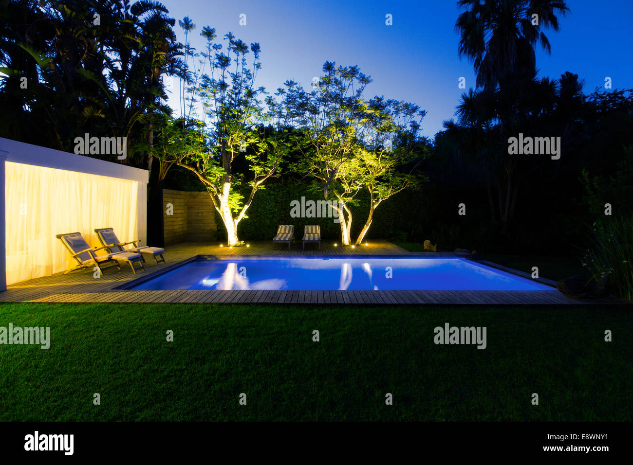 Outdoor swimming pool dusk hi-res stock photography and images - Alamy