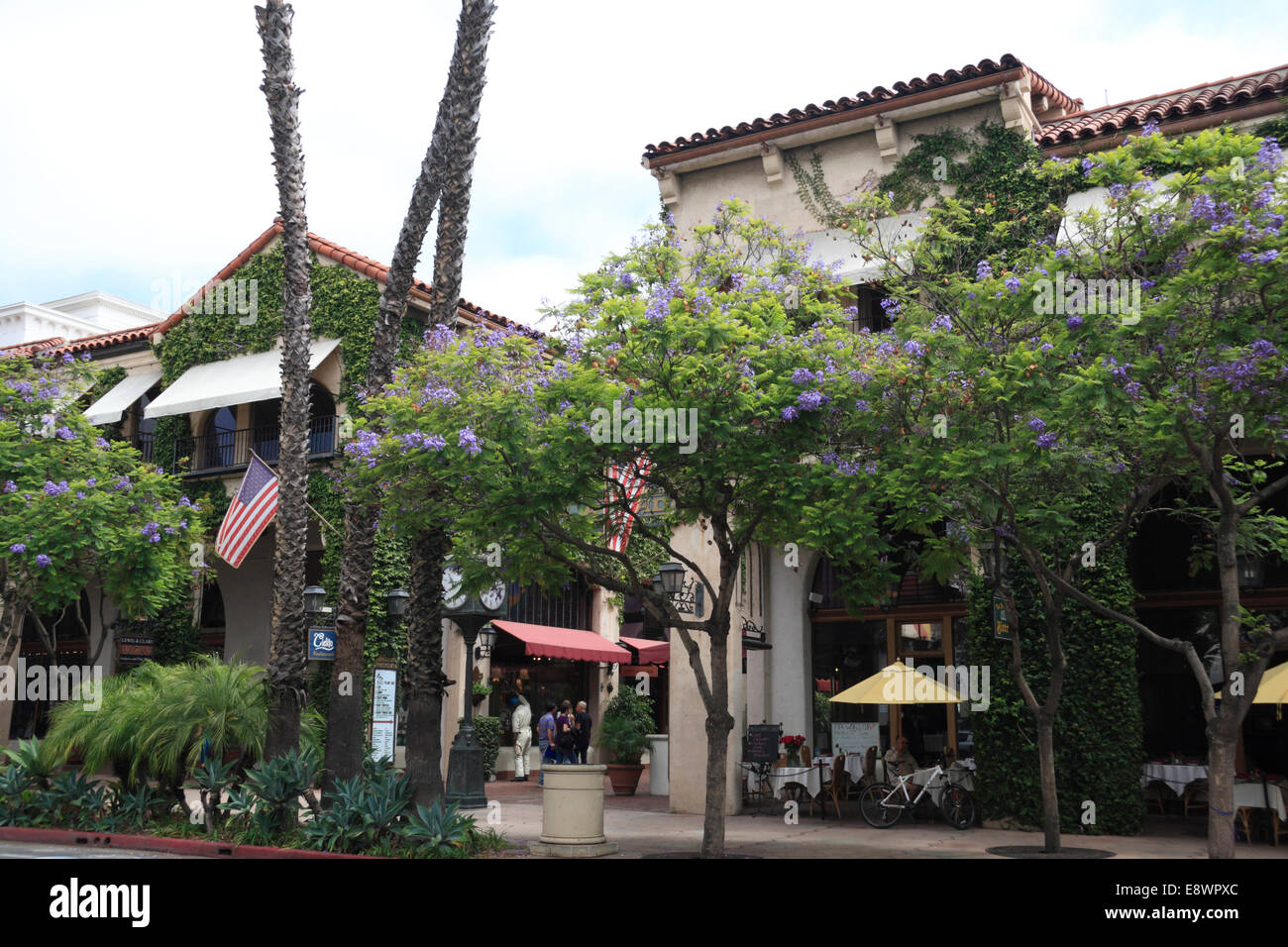 Shops and cafes in Santa Barbara, California, USA Stock Photo - Alamy