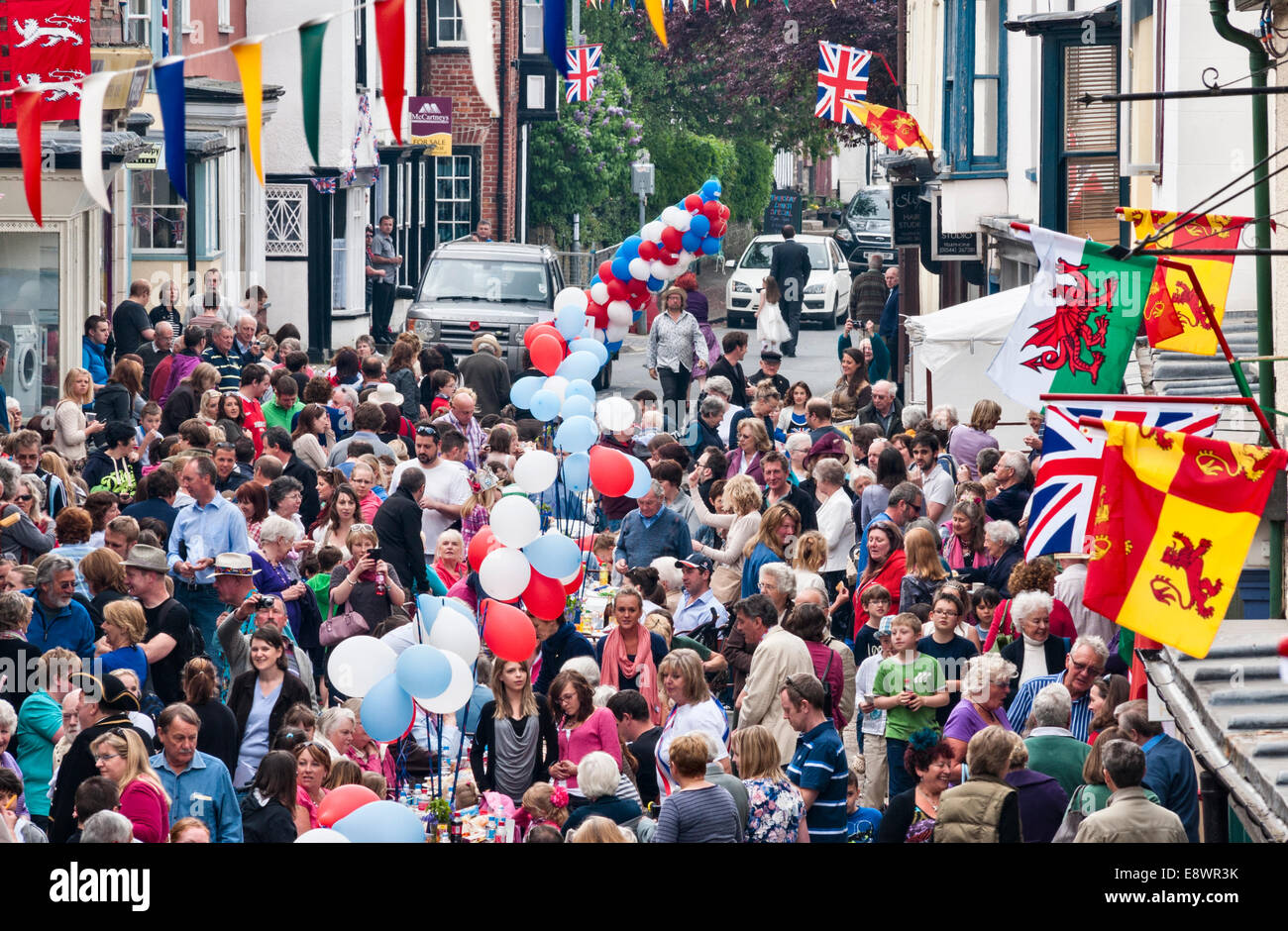 Royal street party bunting hi-res stock photography and images - Alamy