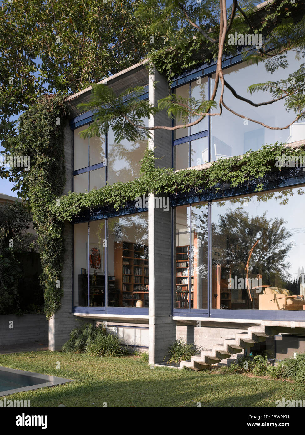 Glass facade gotesman house israel hi-res stock photography and images ...