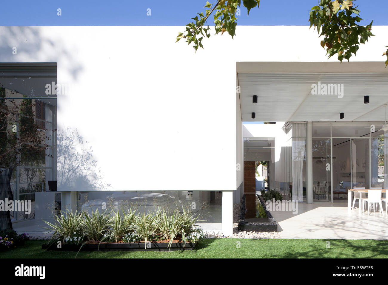White garden facade of Z House, Israel, Middle East Stock Photo - Alamy