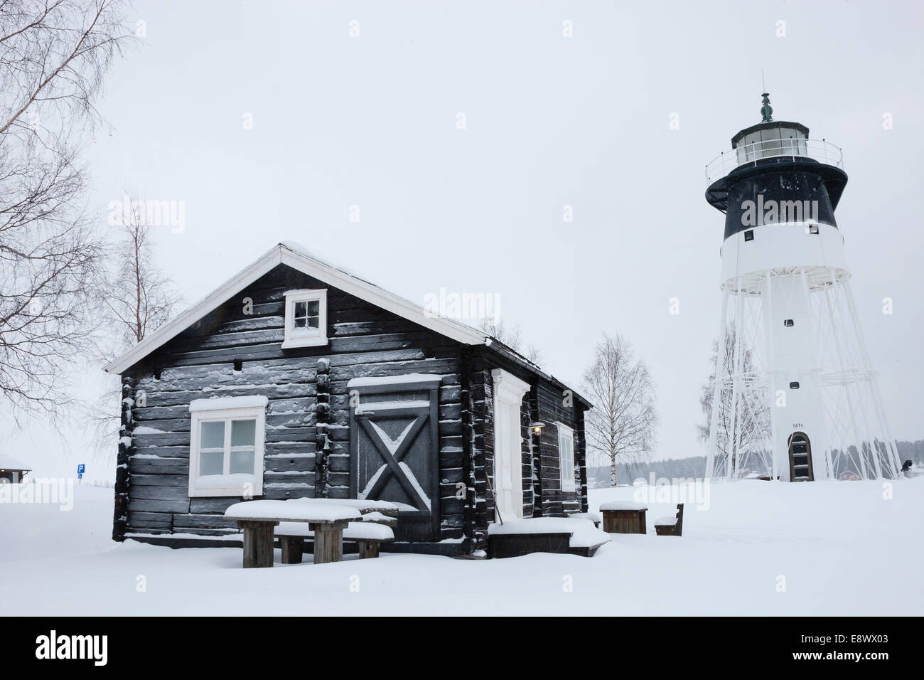 Arctic lighthouse hi-res stock photography and images - Alamy