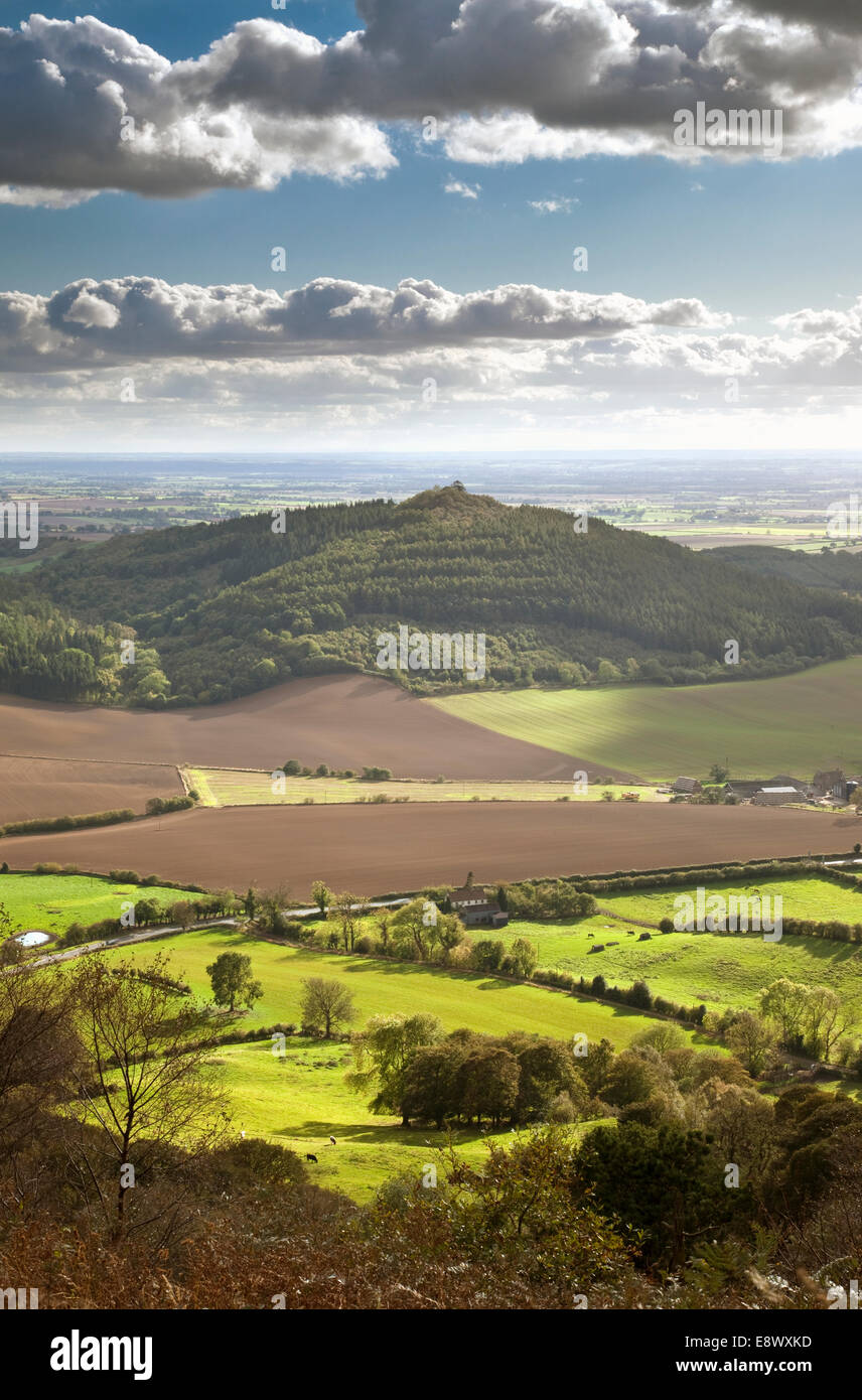The Vale of York and Hood Hill from Sutton Bank, North Yorkshire ...
