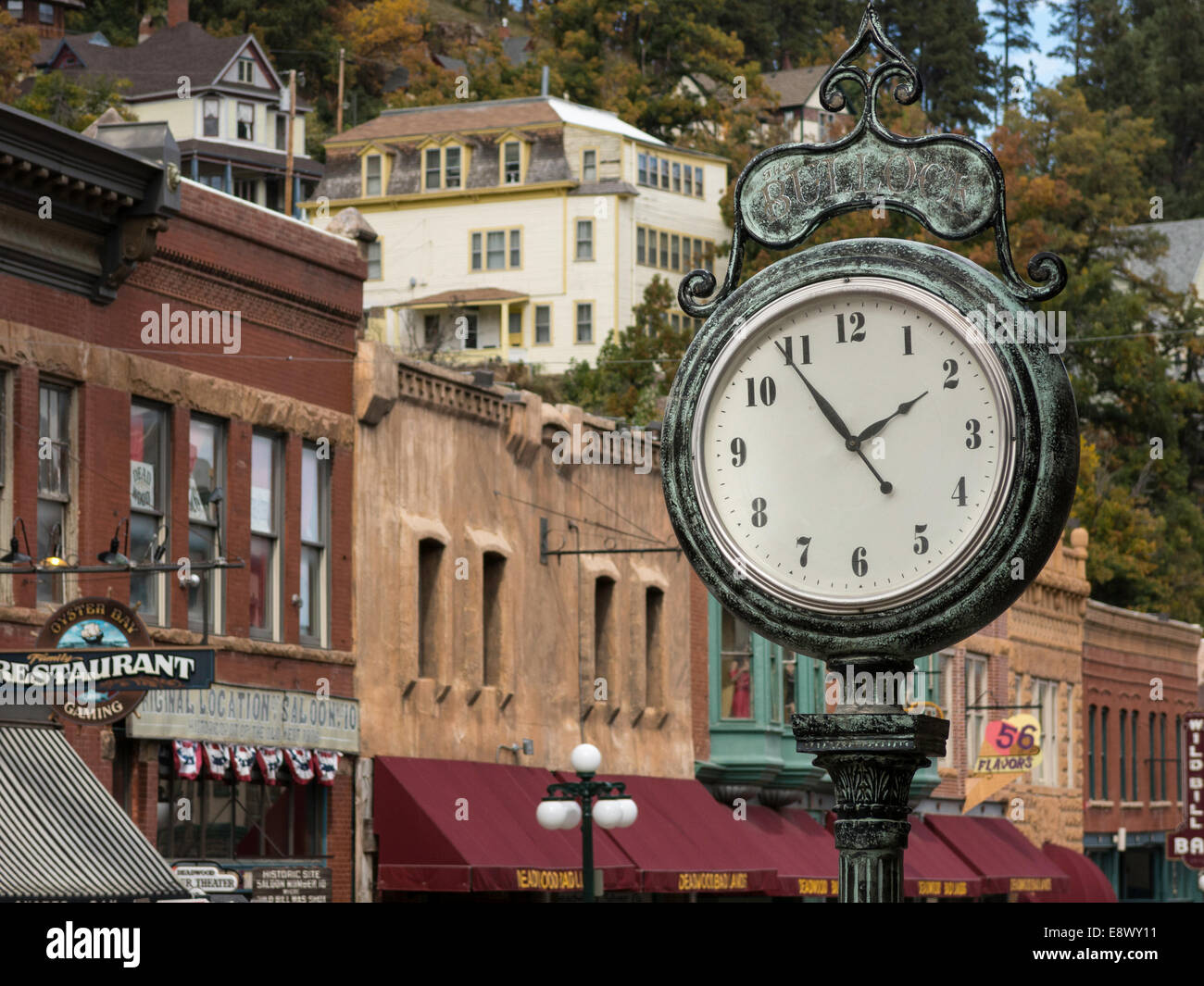 Kitschy clock hi-res stock photography and images - Alamy