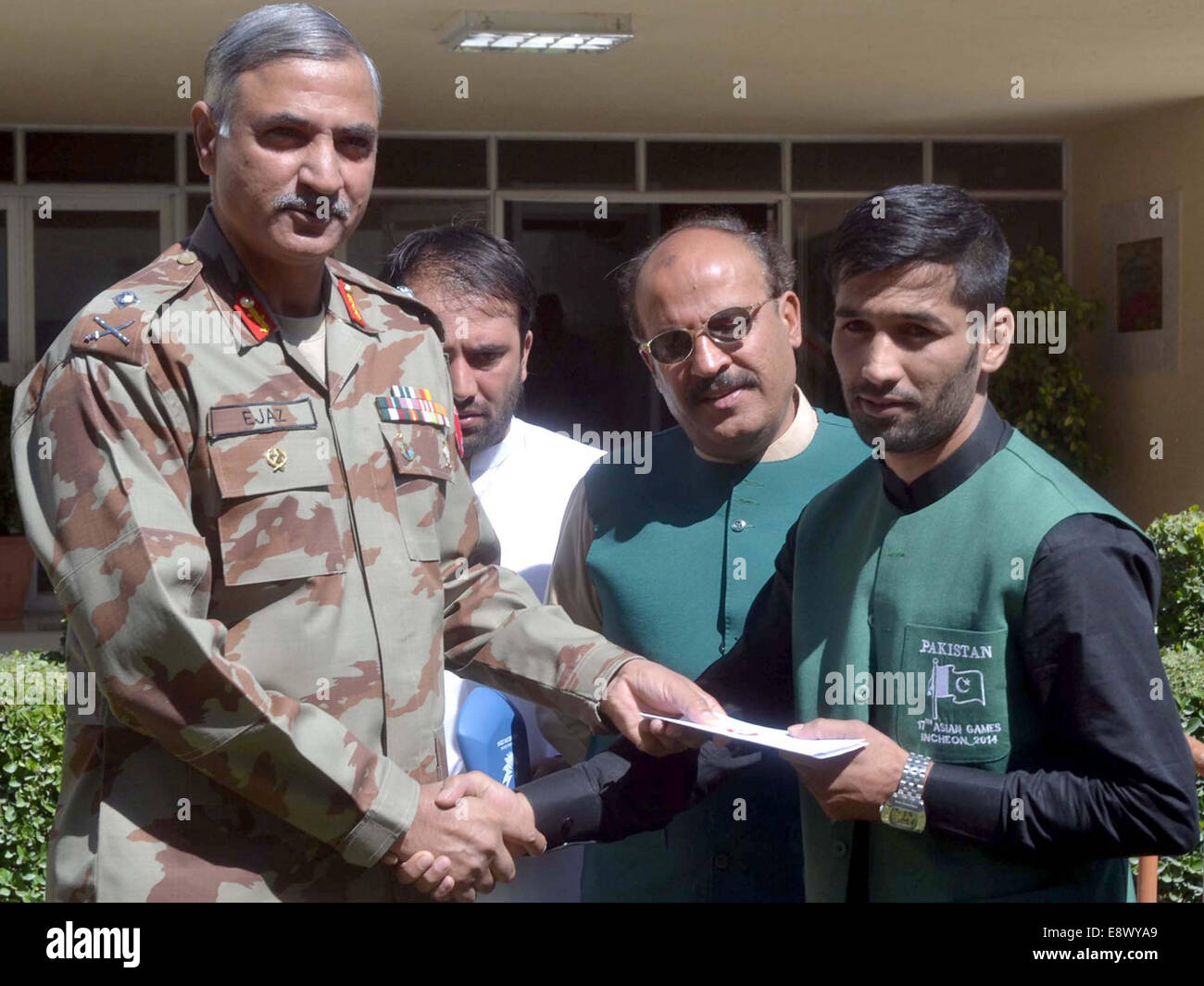 Quetta, Pakistan. 15th Oct, 2014. Frontier Core Balochistan Commander ...