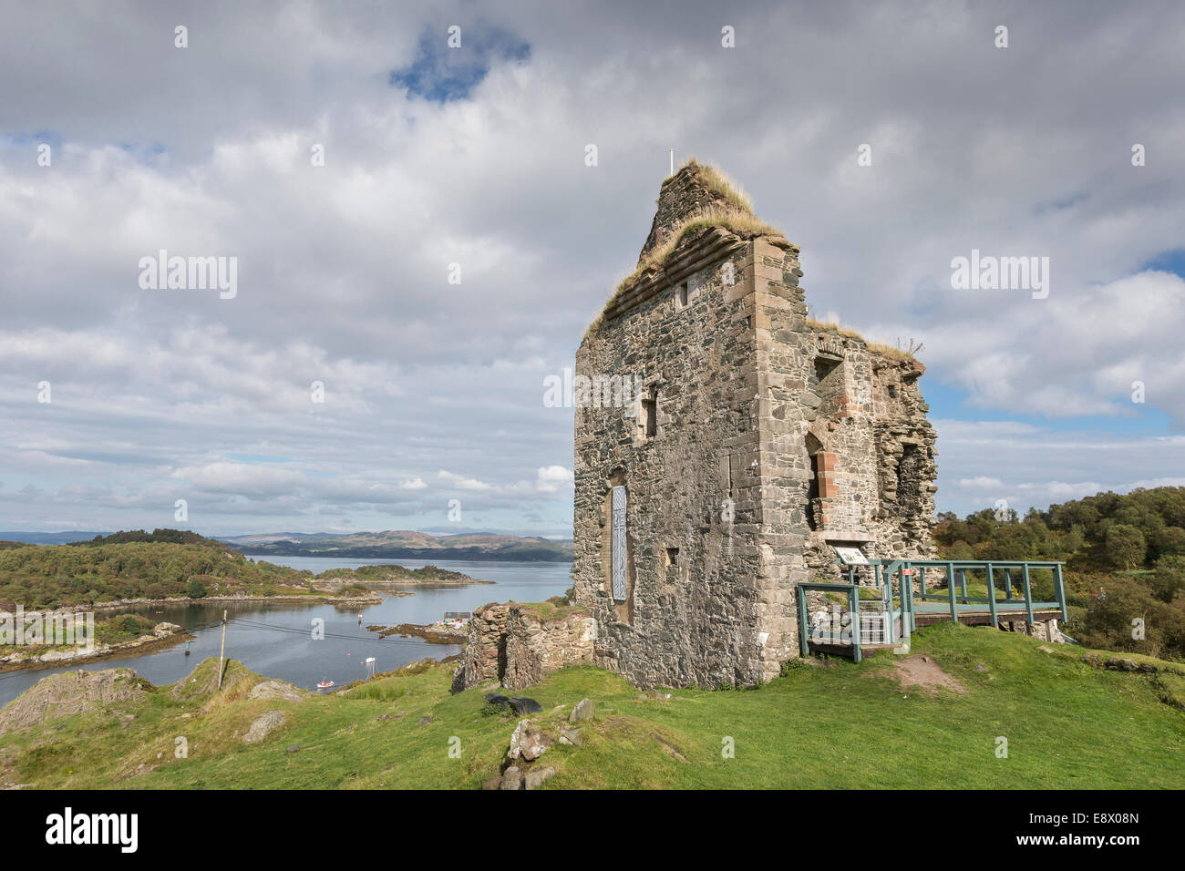 Tarbert Castle High Resolution Stock Photography and Images - Alamy