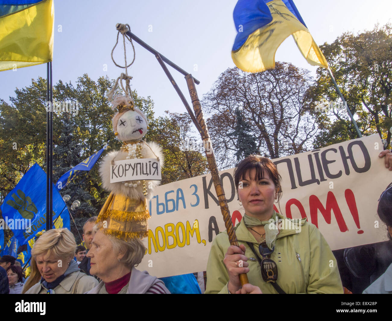 The activists were hanged on the gallows doll as a symbol of corruption ...