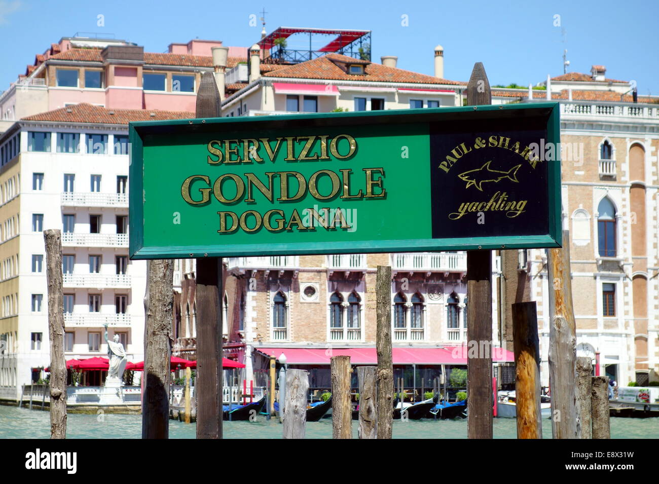 Gondola service sign in Venice, Italy Stock Photo - Alamy