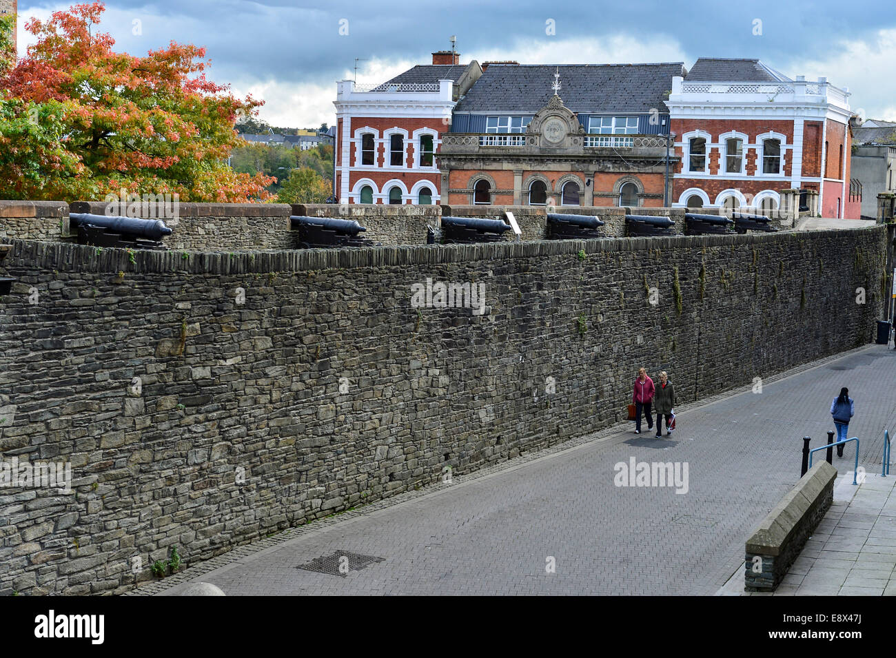 Stock Photo - Cannons on 17th century Derry Walls, Derry, Londonderry ...