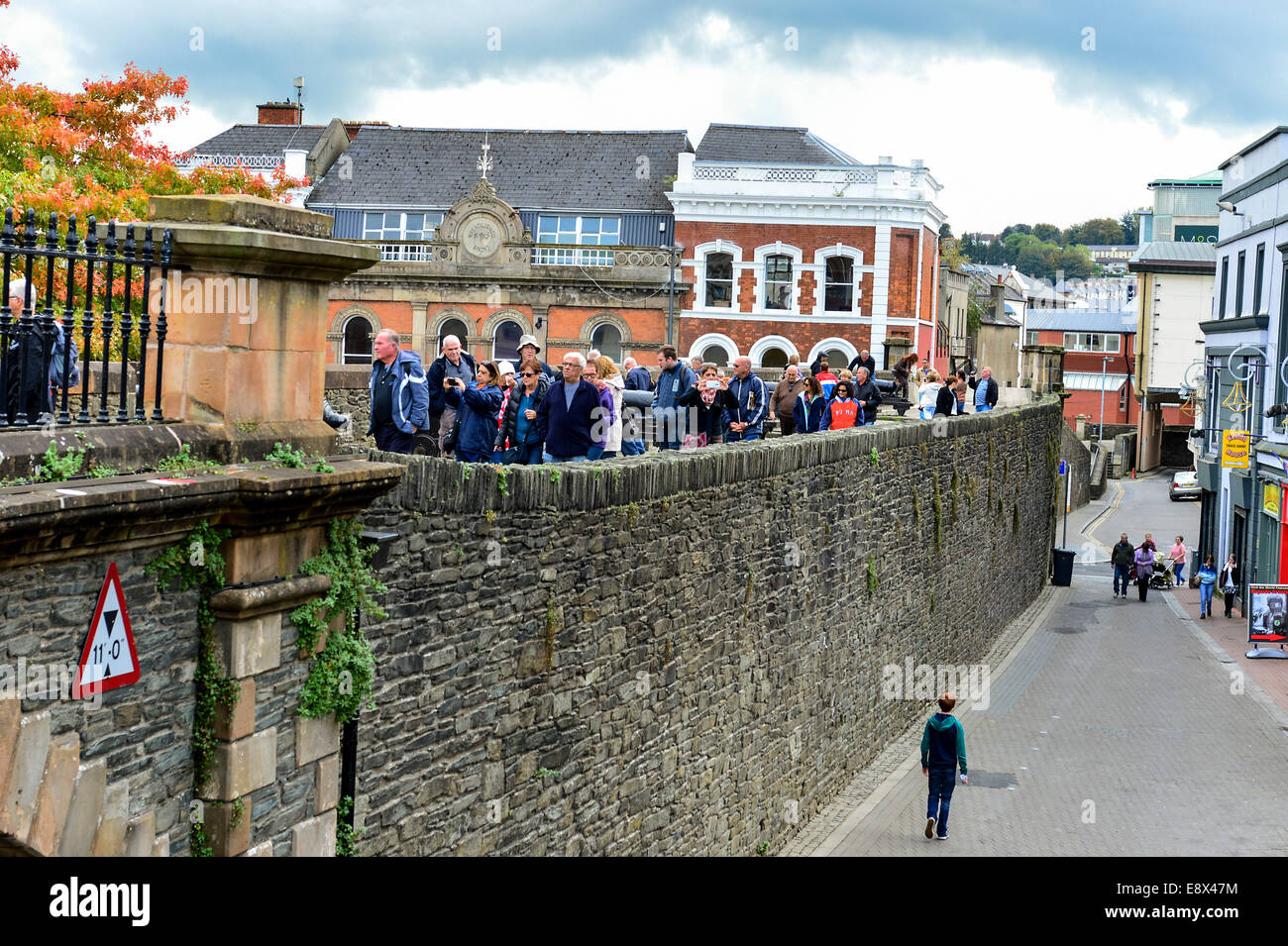 Stock Photo - Cannons on 17th century Derry Walls, Derry, Londonderry ...