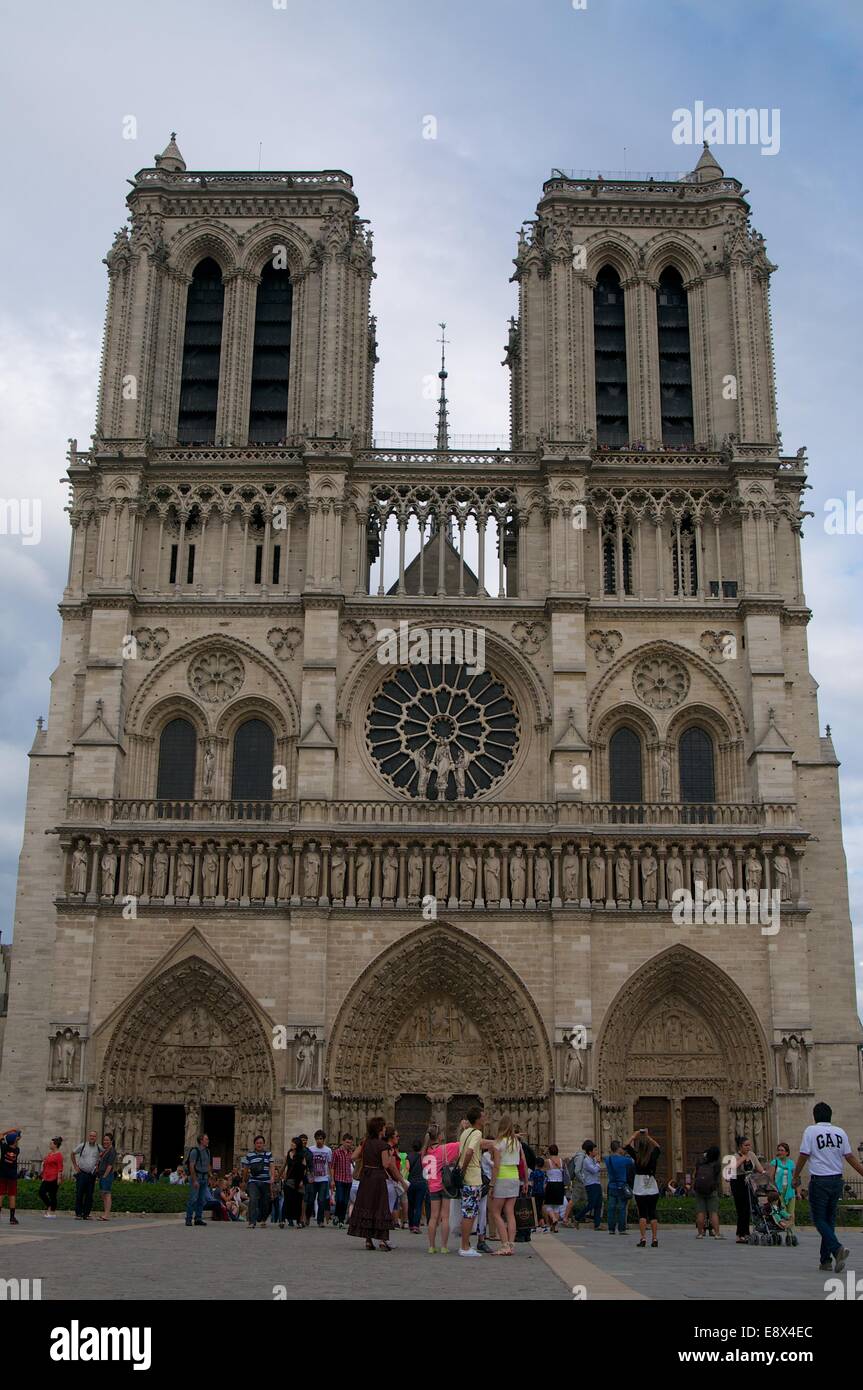 The picture of the Notre dam de Paris Stock Photo - Alamy