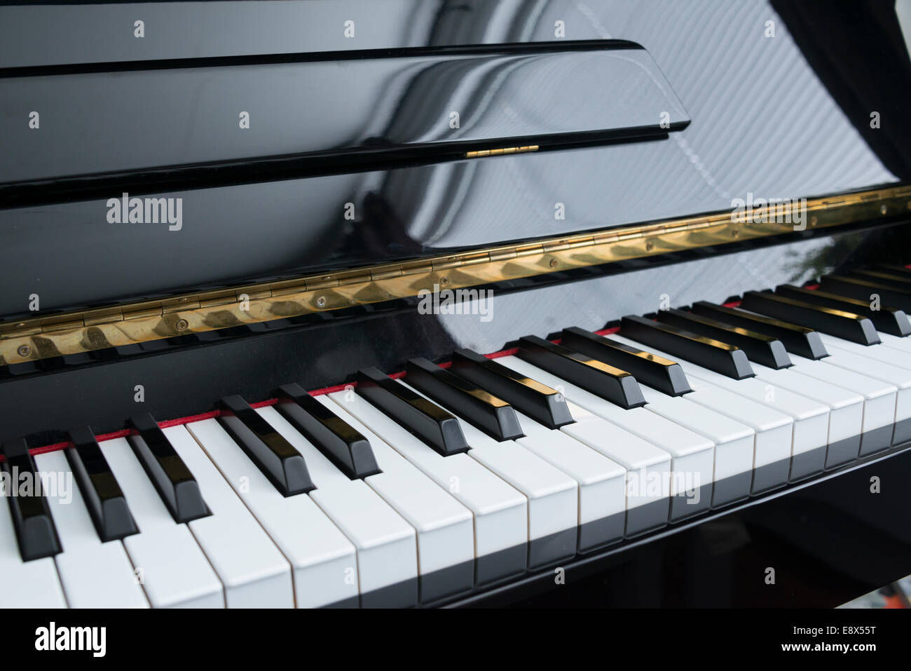 Piano keys hi-res stock photography and images - Alamy
