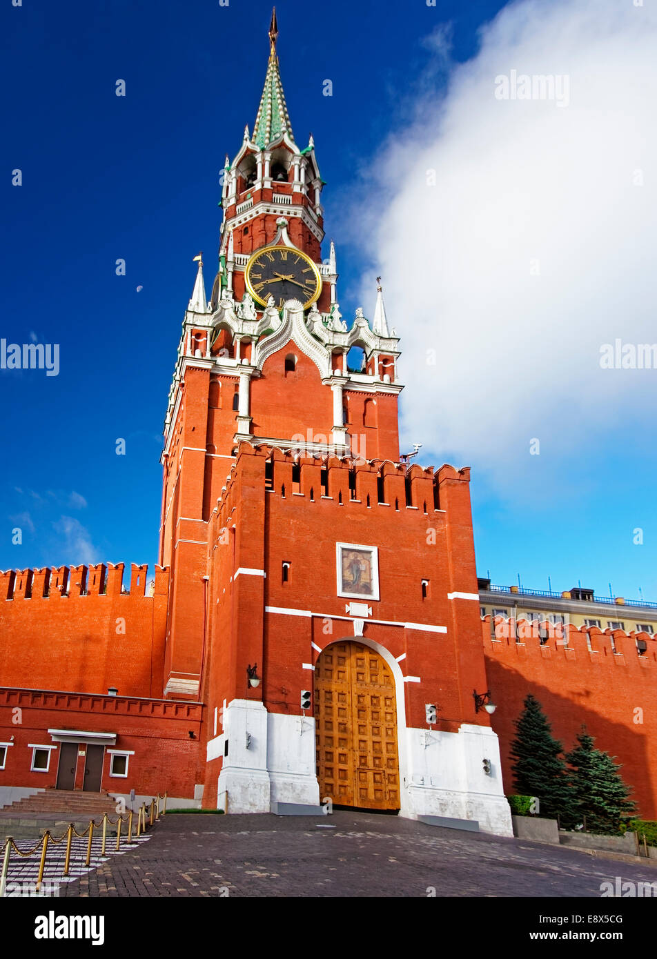 Clock tower of Moscow Kremlin with white clouds Stock Photo - Alamy