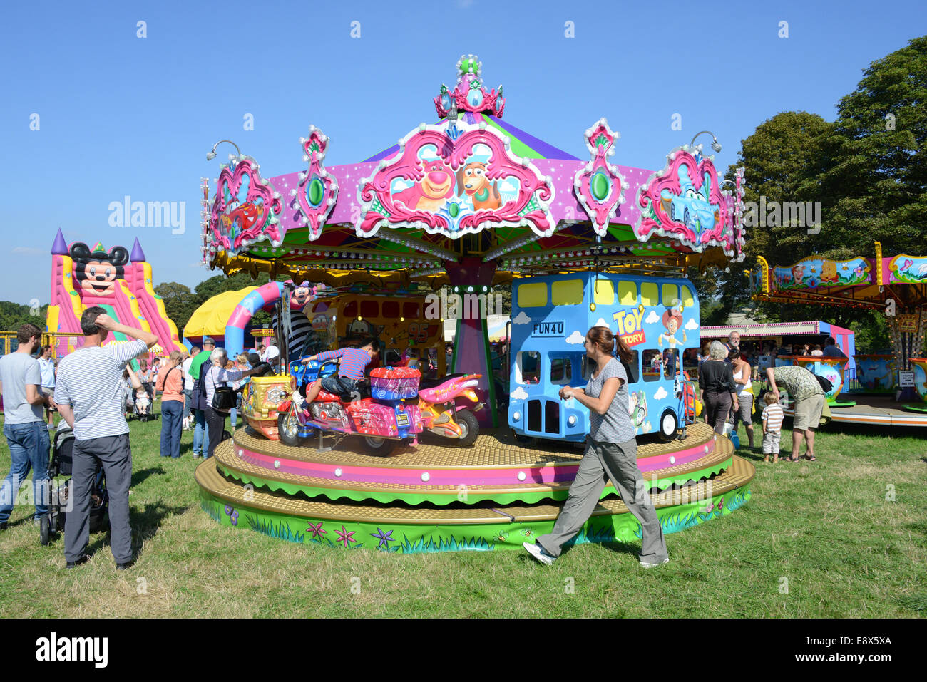 Childrens roundabout hi-res stock photography and images - Alamy