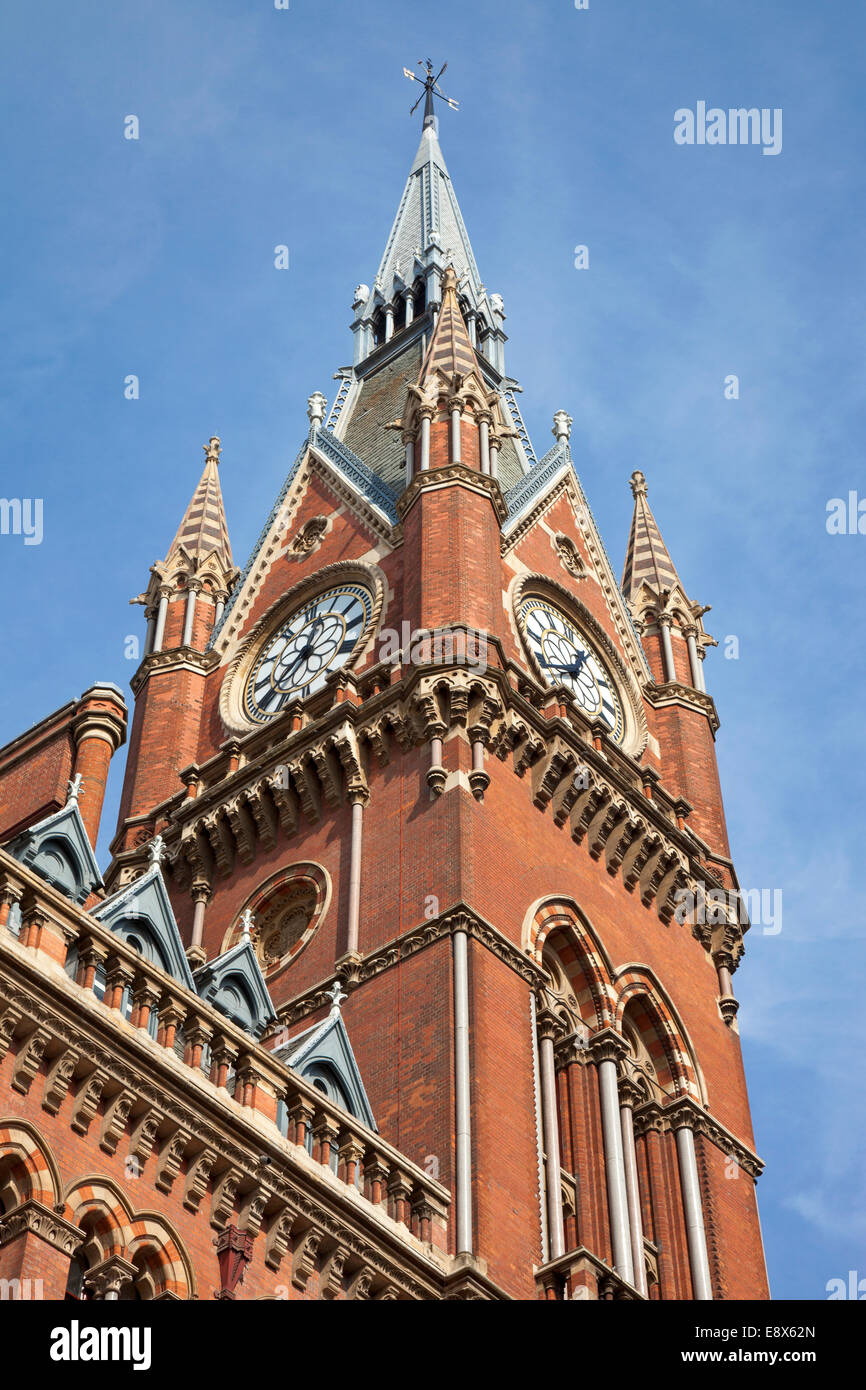Clock Tower of St Pancras Station and Renaissance Marriott Hotel Stock ...