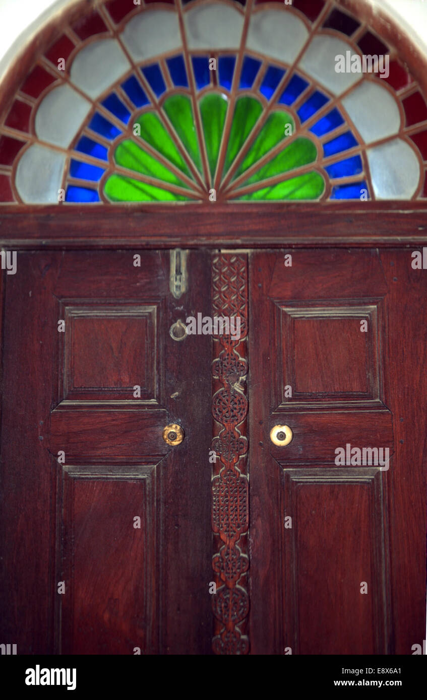 Traditional bahrain door hi-res stock photography and images - Alamy