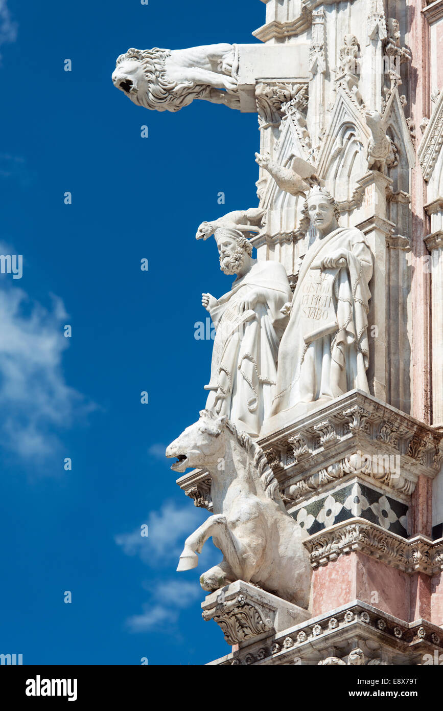 Siena italy statue sculpture hi-res stock photography and images - Alamy
