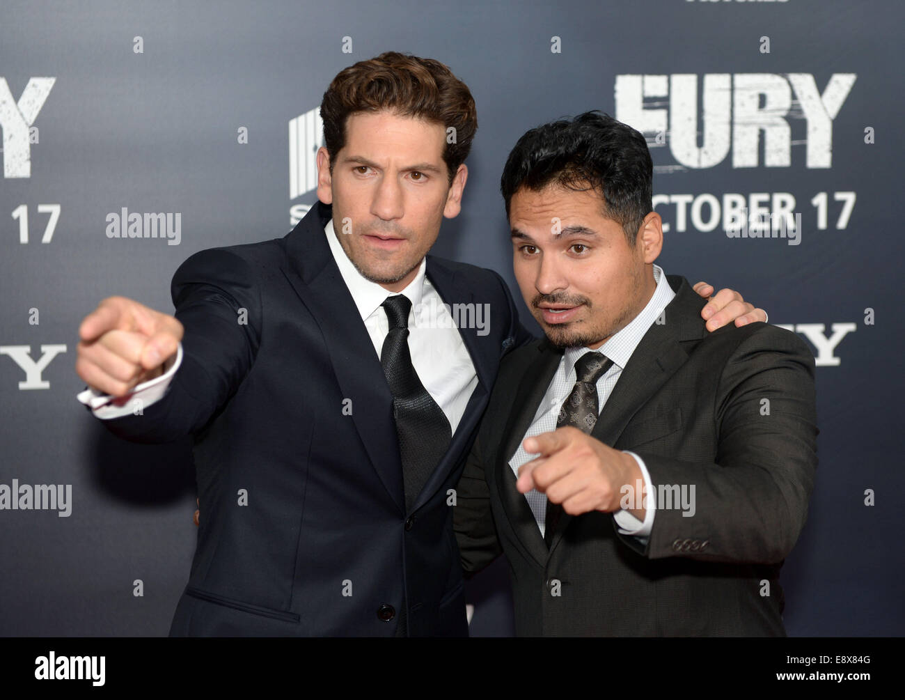 Washington, DC, USA. 15th Oct, 2014. Actors Jon Bernthal (L) and ...