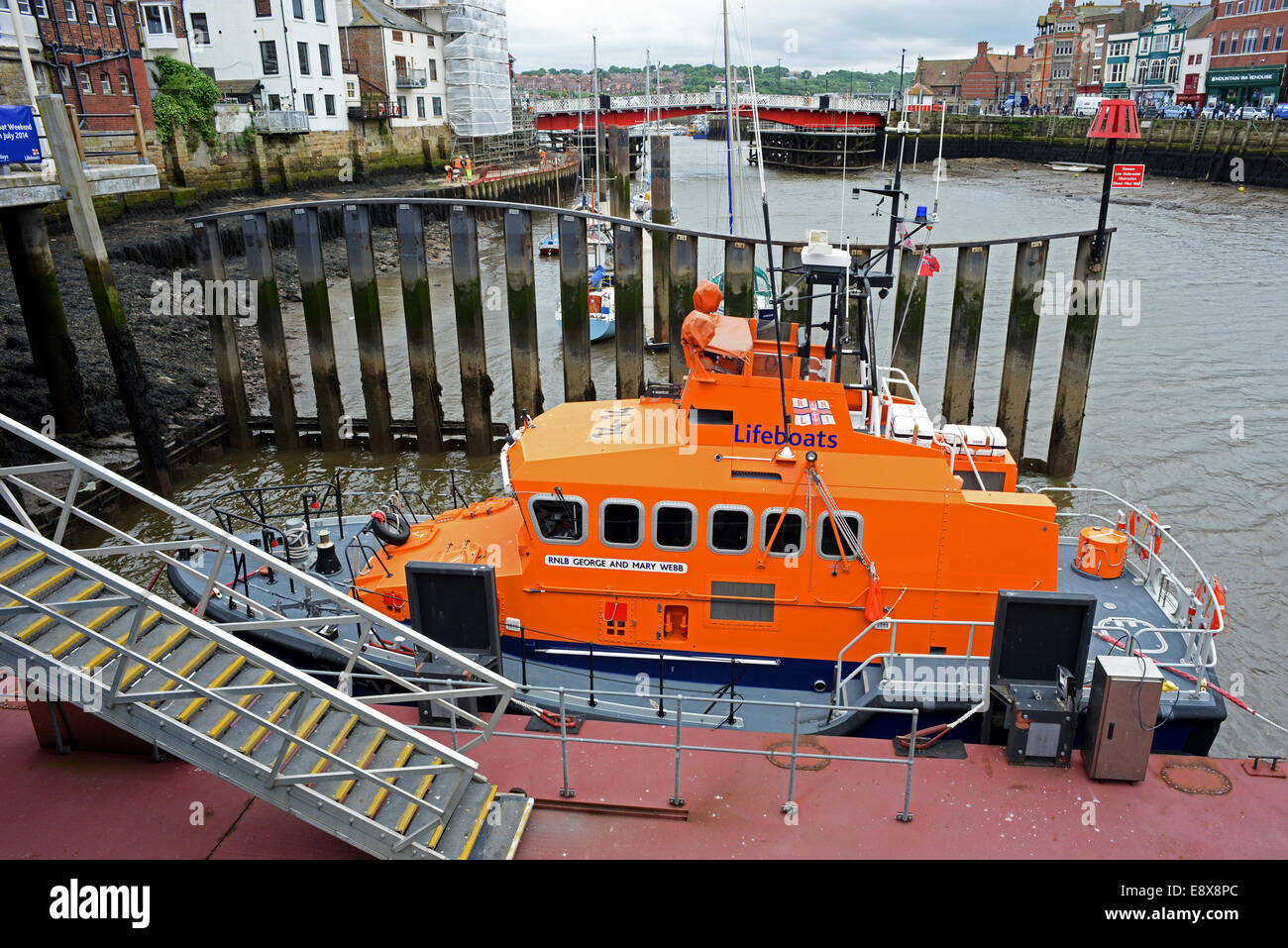 Lifeboat rnli hi-res stock photography and images - Alamy