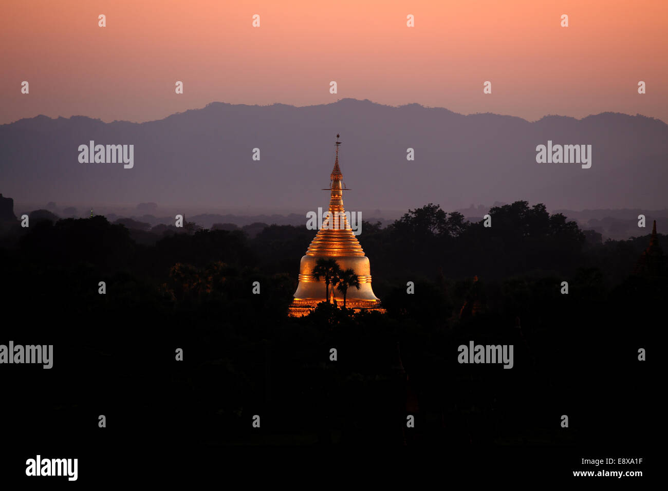 Pagodas of beautiful Bagan Stock Photo - Alamy