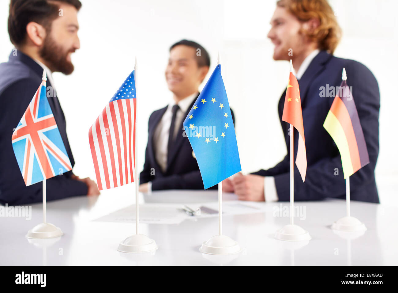Negotiation table hi-res stock photography and images - Alamy