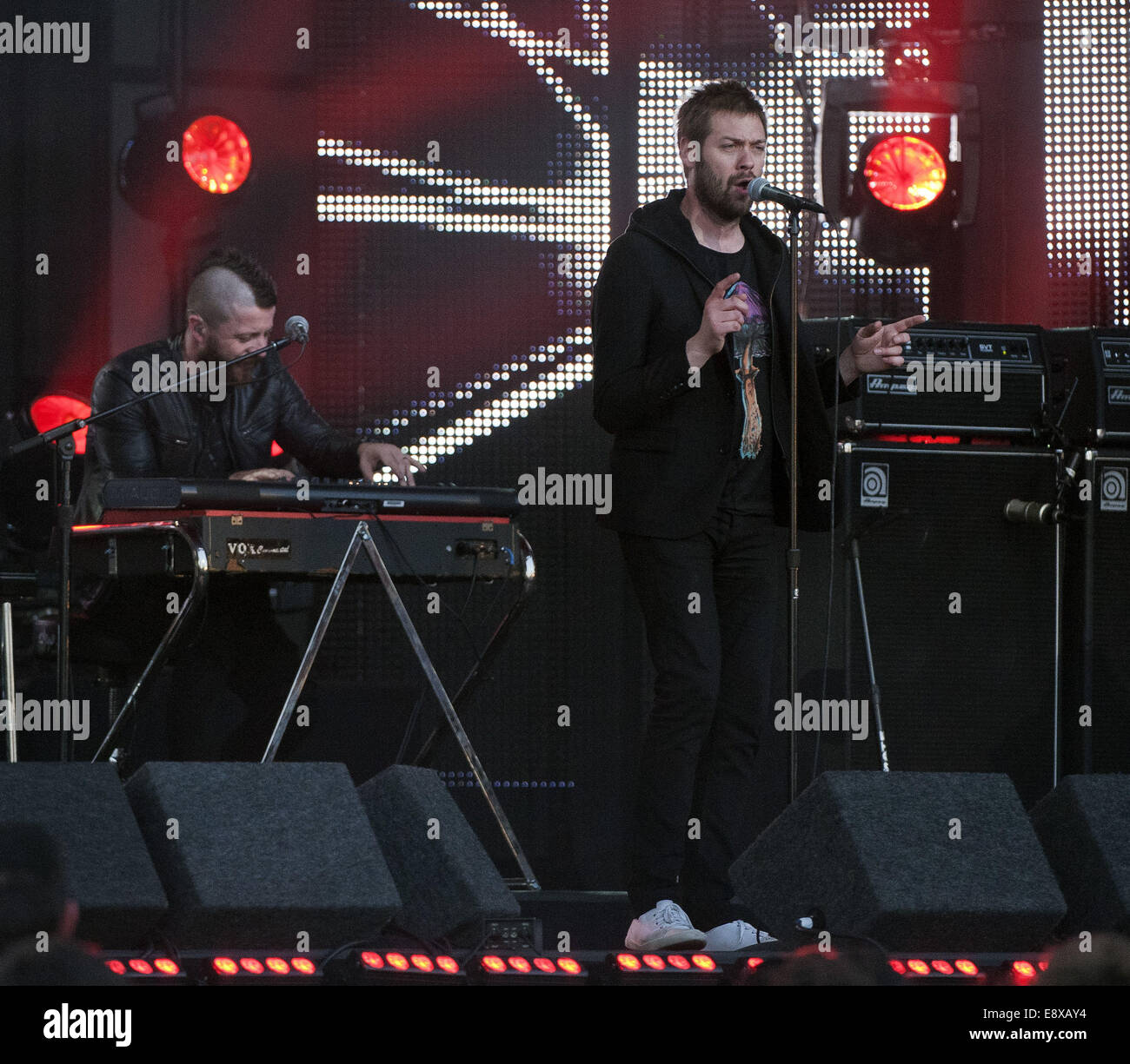 Tom meighan on stage hi-res stock photography and images - Alamy