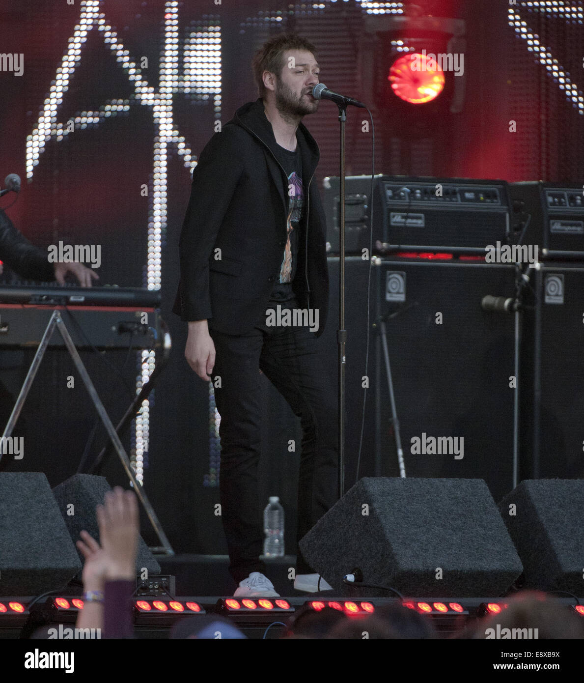 Tom meighan on stage hi-res stock photography and images - Alamy