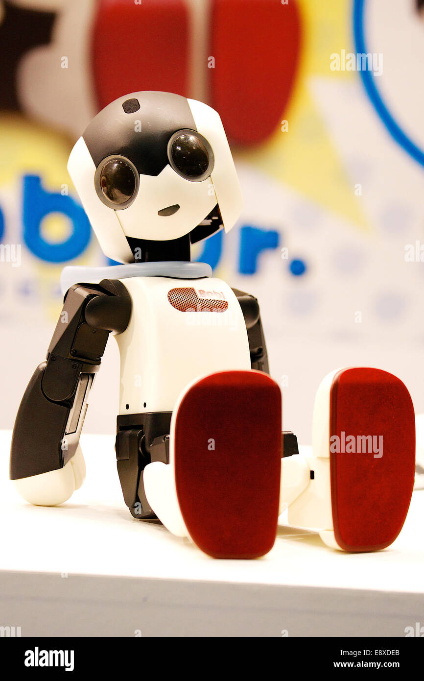 Tokyo, Japan. 16th October, 2014. The robot of Takara Tomy "Robi" can ...
