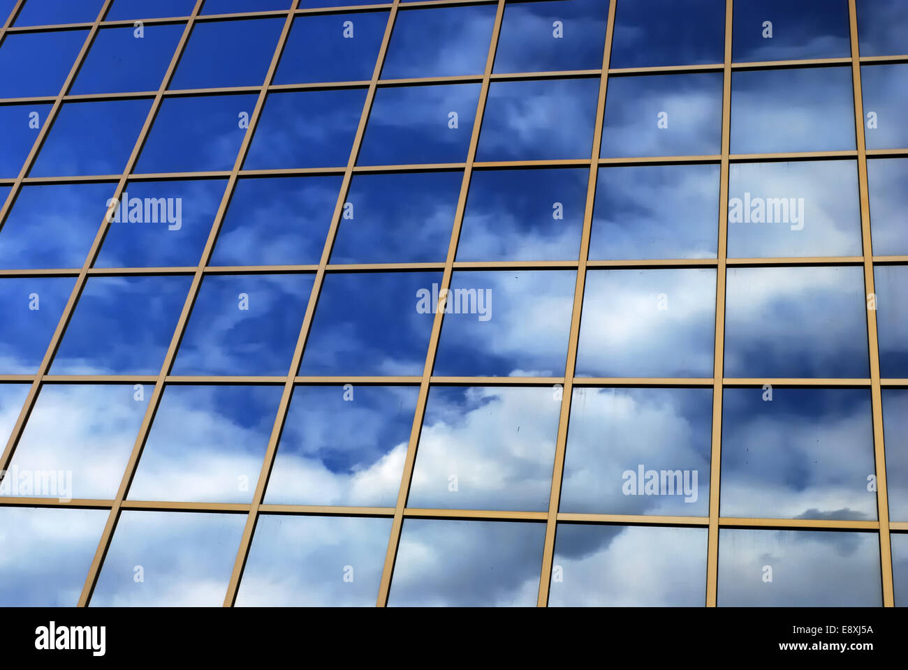 mirror reflection of sky and clouds Stock Photo - Alamy