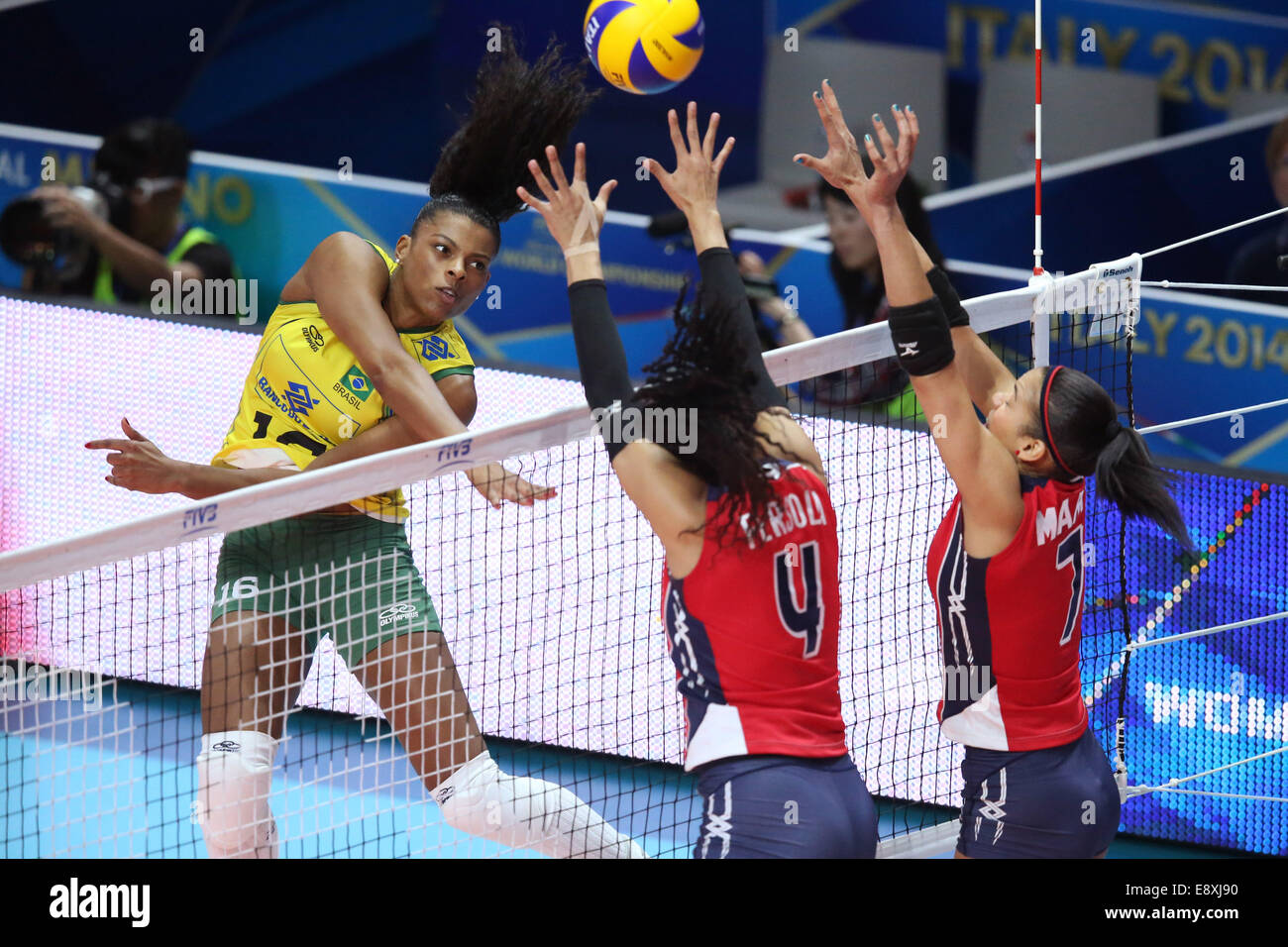Milano, Italy. 10th Oct, 2014. Fernanda Rodrigues (BRA) Volleyball ...
