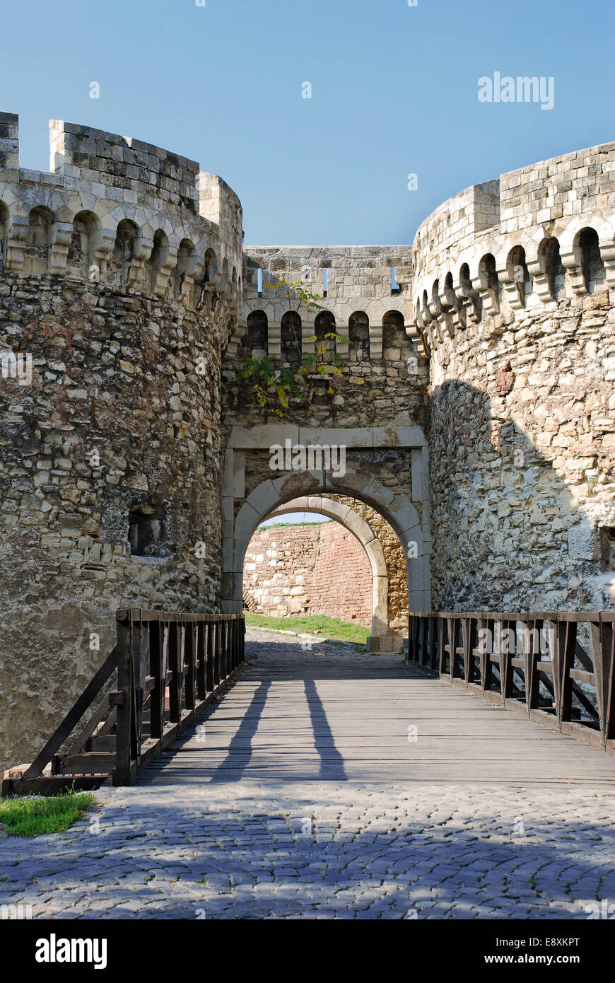 White gate in stone fence hi-res stock photography and images - Alamy