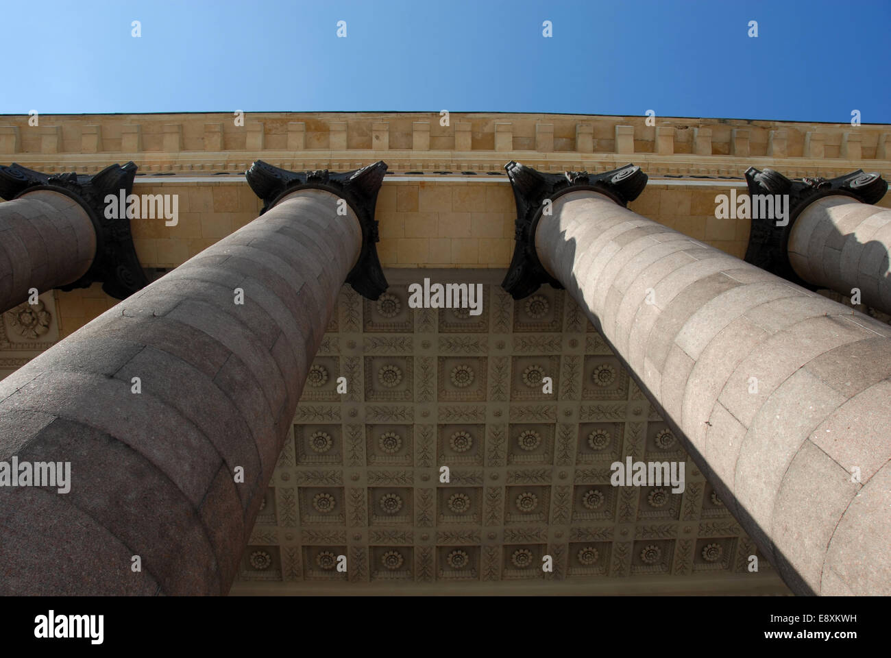 Architecture details - columns and ceiling Stock Photo - Alamy
