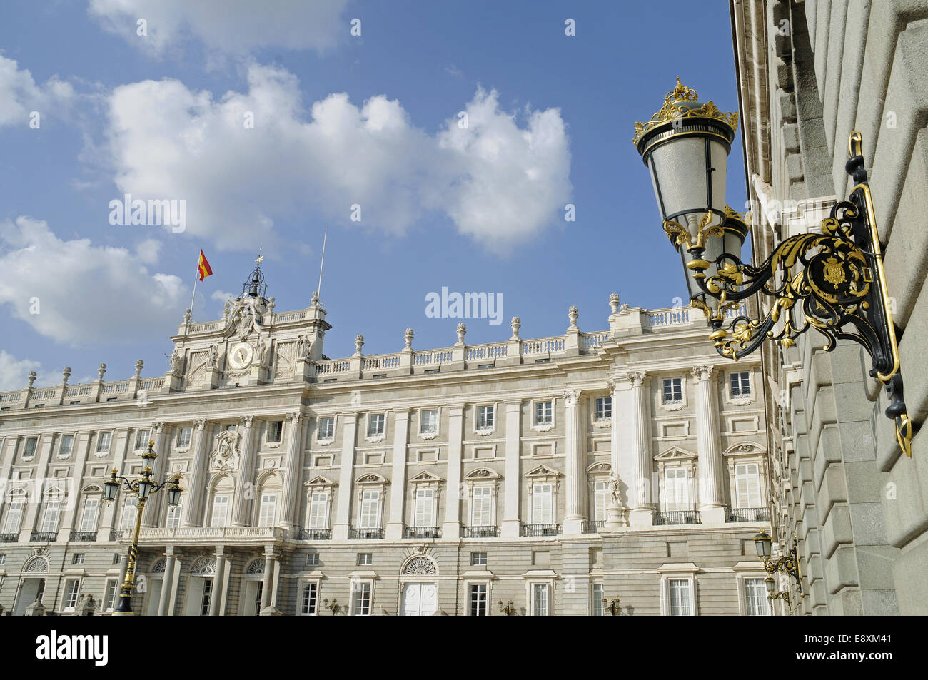 Palacio real madrid throne room hi-res stock photography and images - Alamy
