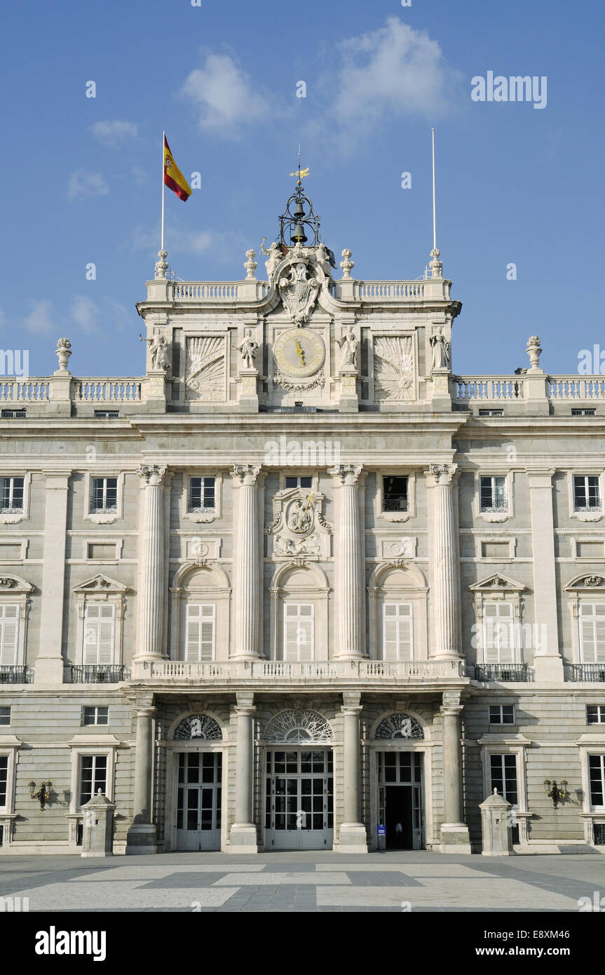 Palacio real madrid throne room hi-res stock photography and images - Alamy
