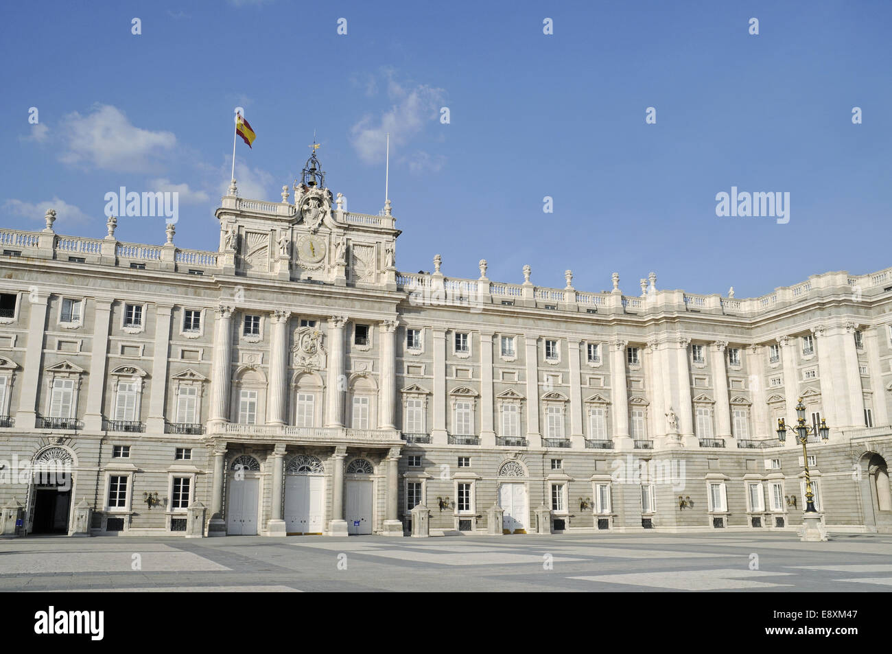 Palacio real madrid throne room hi-res stock photography and images - Alamy