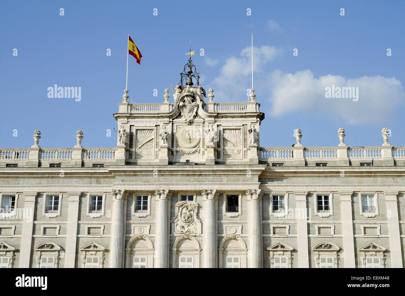 Palacio real madrid throne room hi-res stock photography and images - Alamy