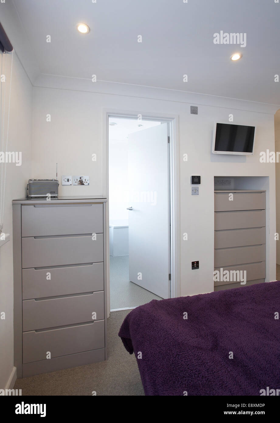 House open door uk hi-res stock photography and images - Alamy