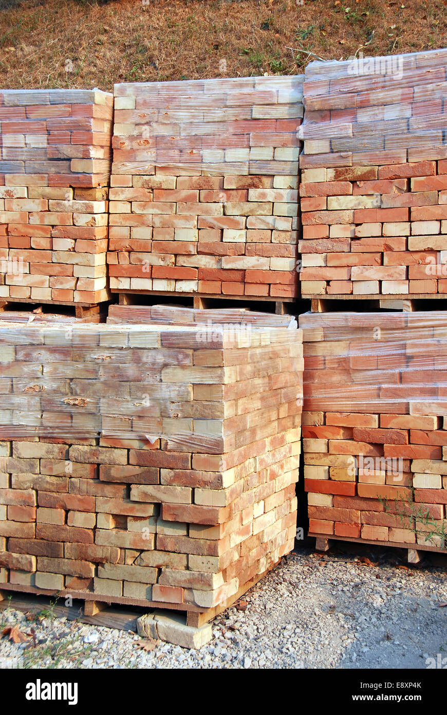 Earth covered building hi-res stock photography and images - Alamy