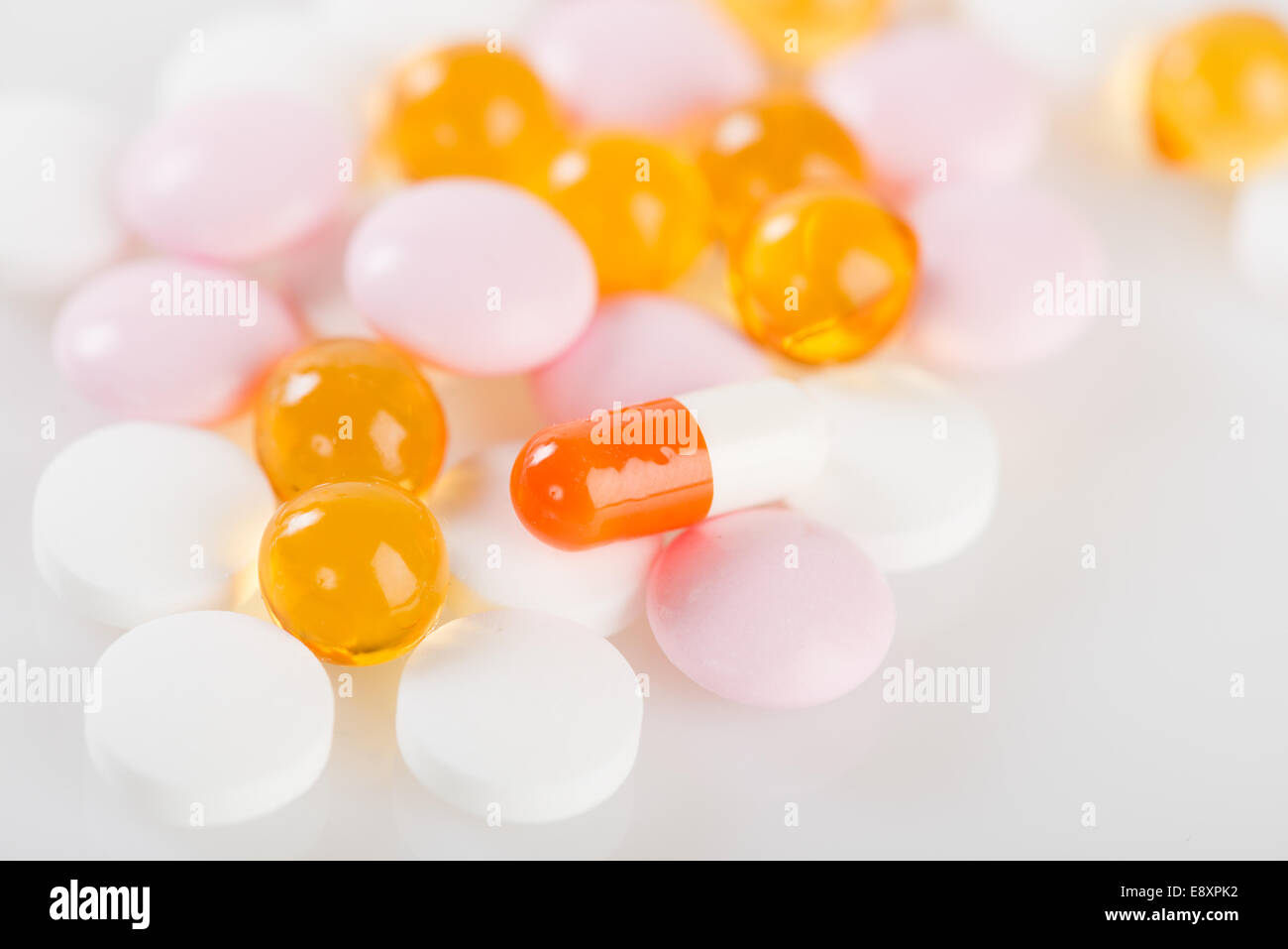 Fish oil capsules chemical hi-res stock photography and images - Alamy