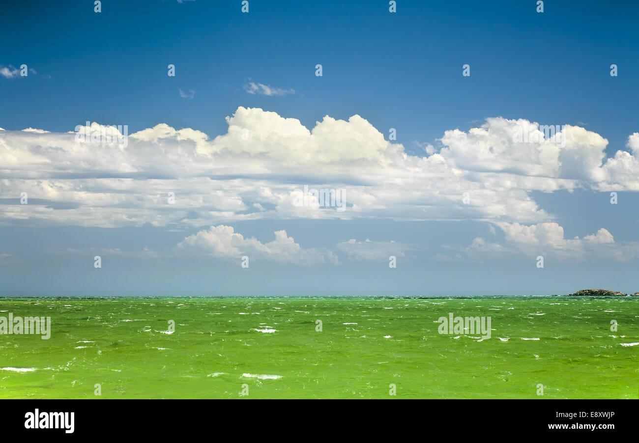 Calm green ocean hi-res stock photography and images - Alamy