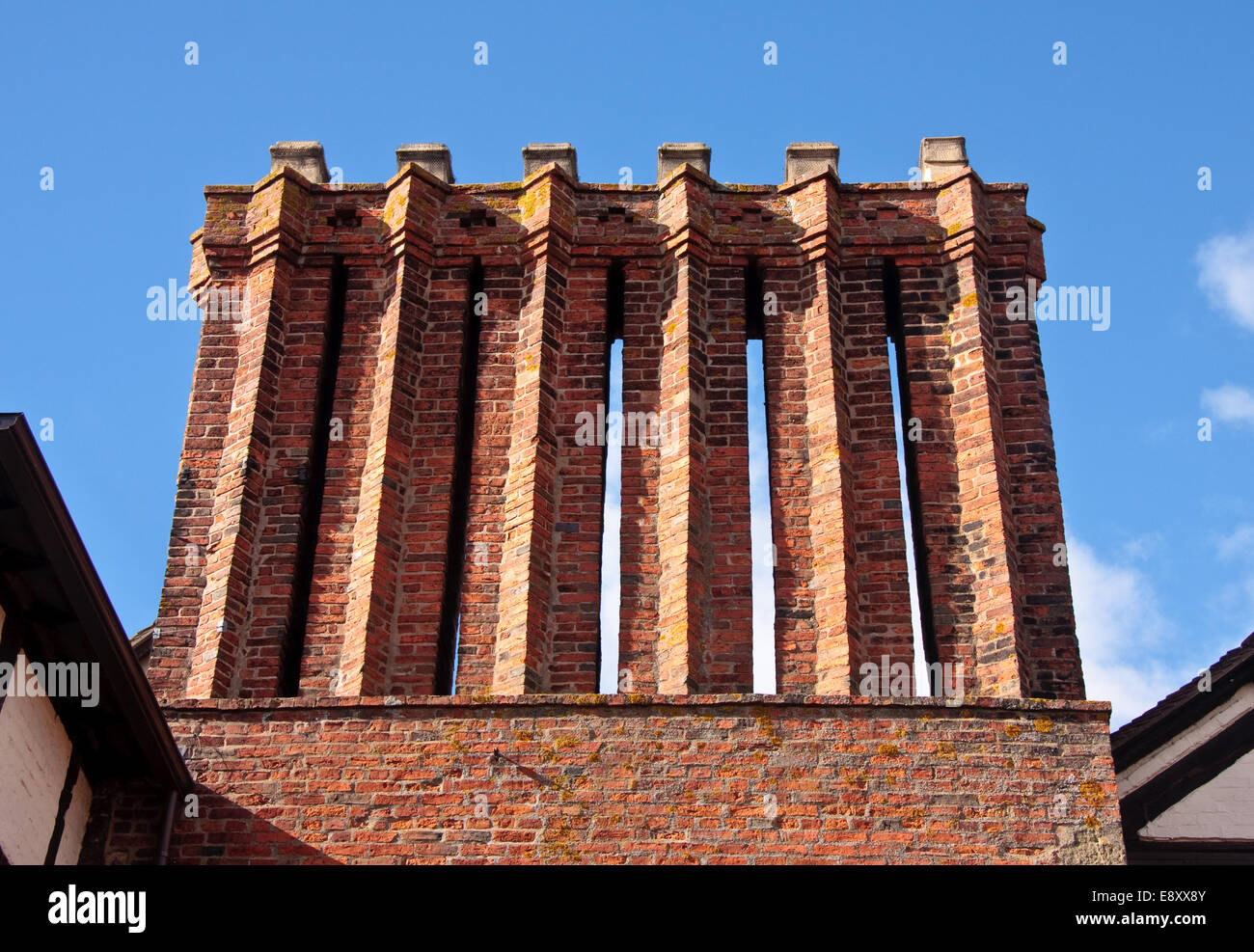 Chimney stack on house hi-res stock photography and images - Alamy