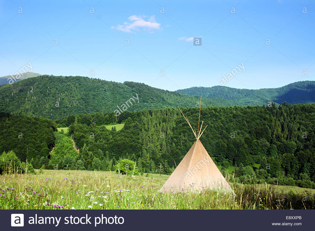 Traditional Teepee Stock Photos & Traditional Teepee Stock Images - Alamy