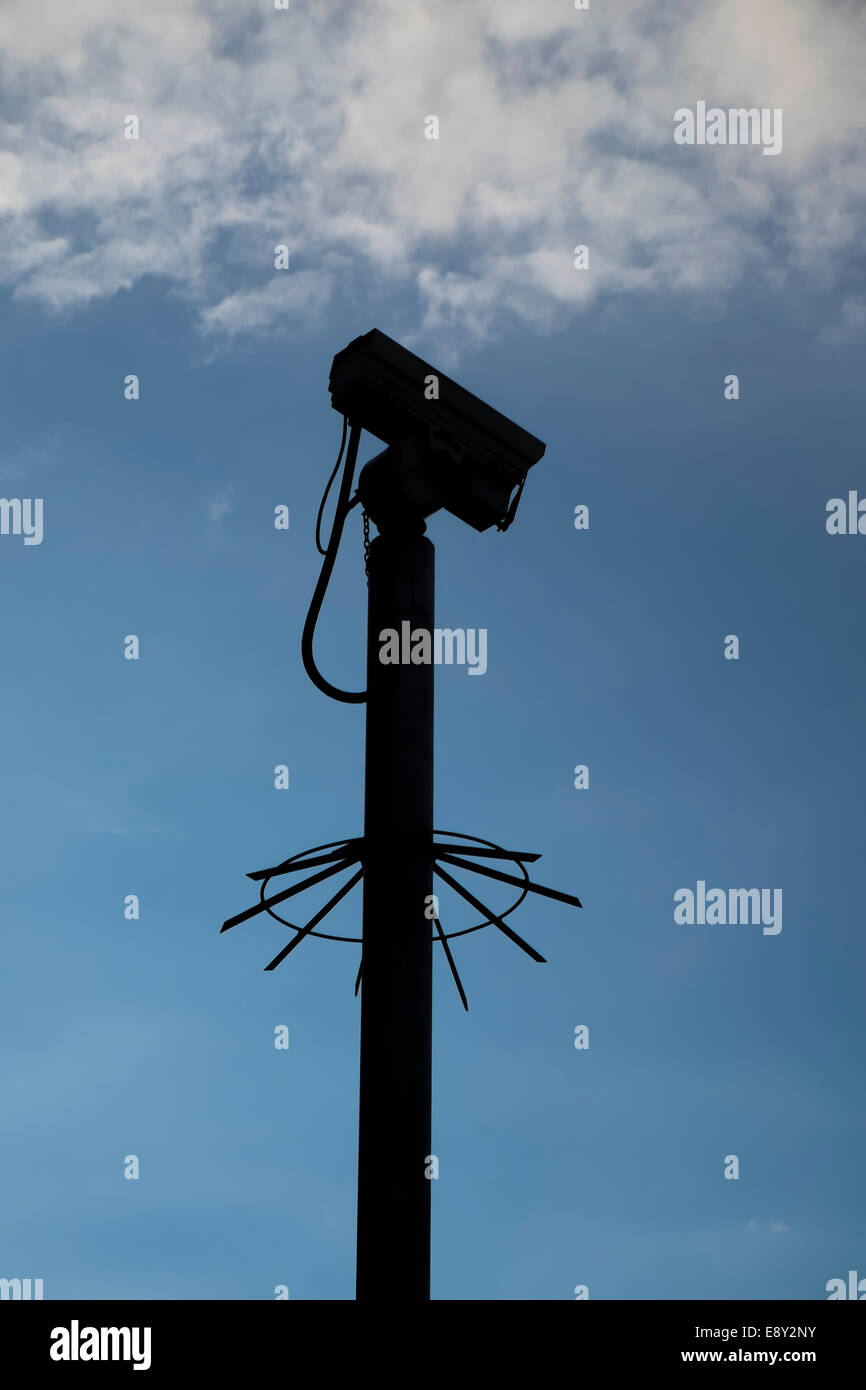 Silhouette cctv security camera hi-res stock photography and images - Alamy