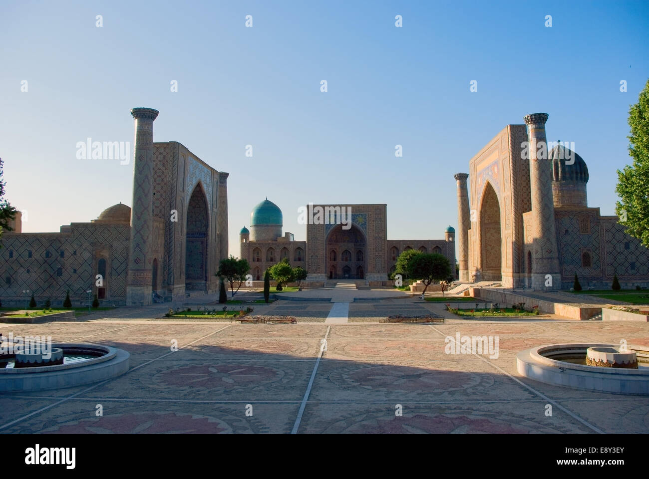 Registan samarkand tile hi-res stock photography and images - Alamy