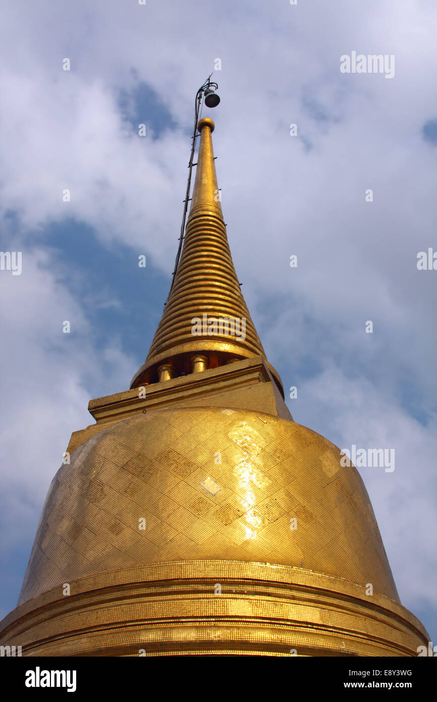Gold mount hi-res stock photography and images - Alamy