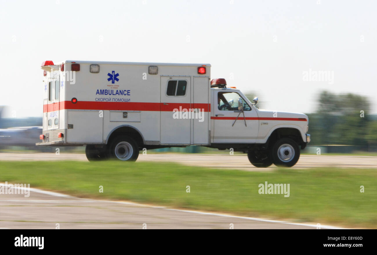 Red and white ambulance lights hi-res stock photography and images - Alamy
