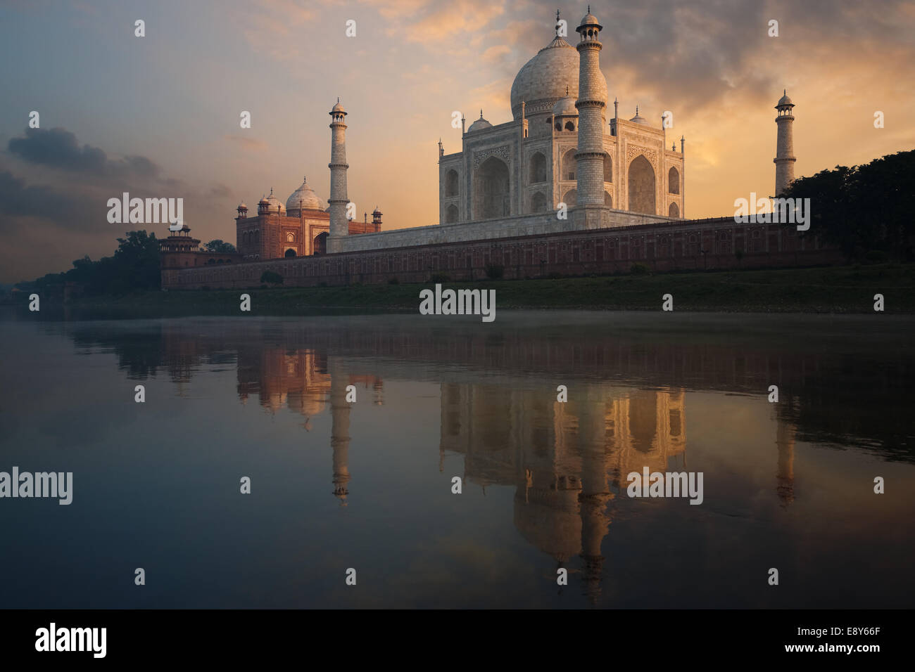 Taj Mahal Sunset from Jamuna River Stock Photo - Alamy
