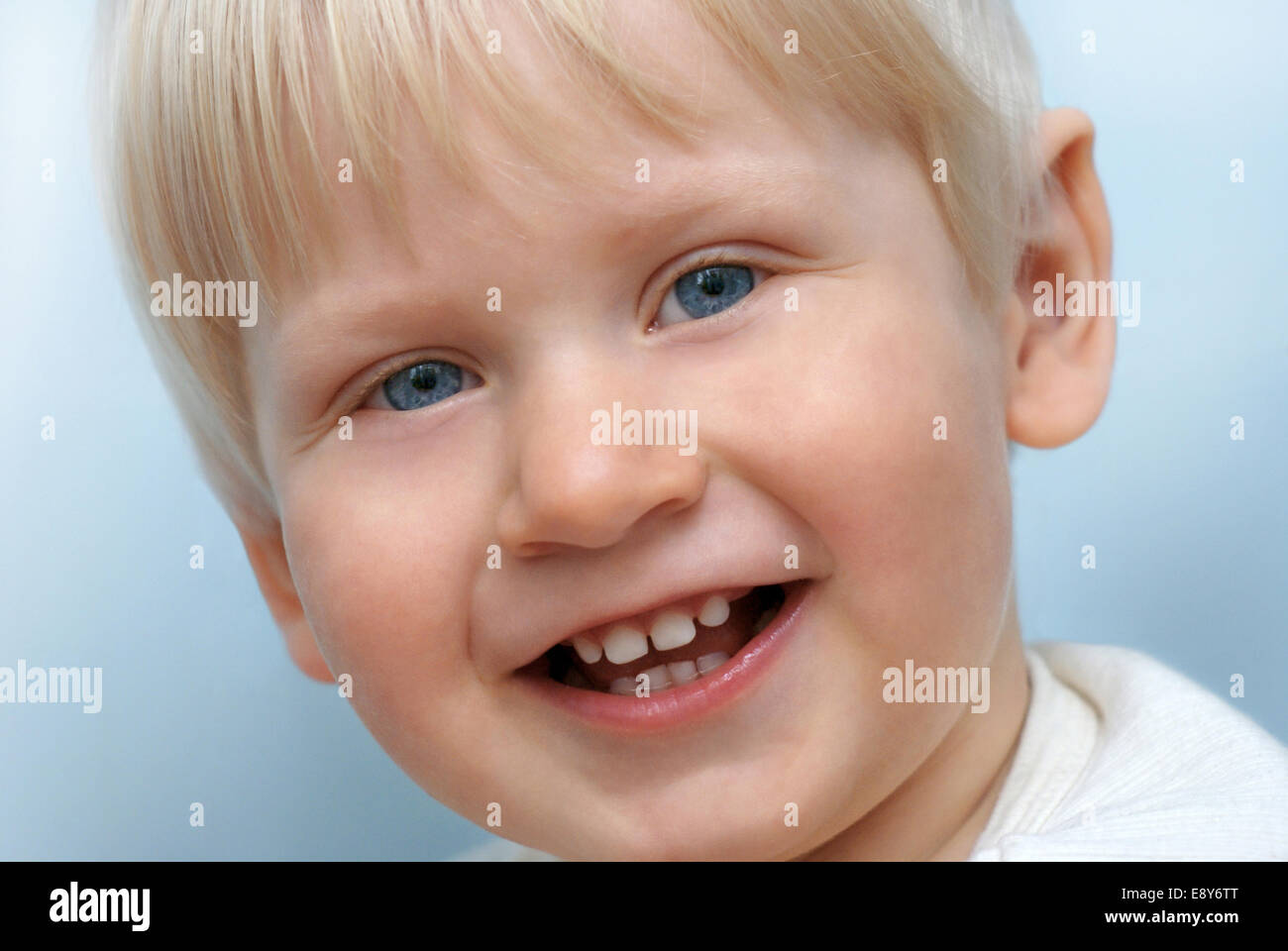 Portrait of smiling little child Stock Photo - Alamy
